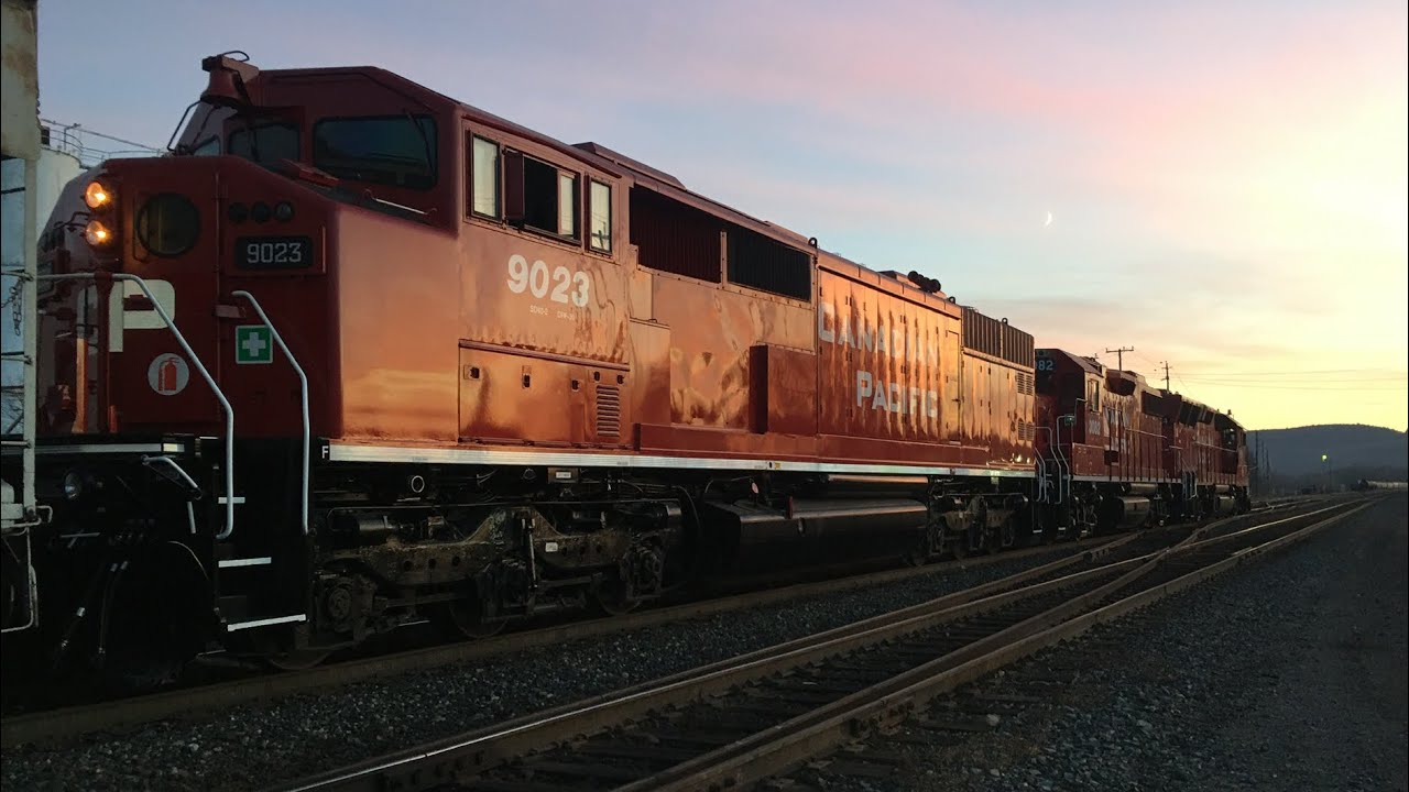 CP 4524 at the Jacknife - YouTube