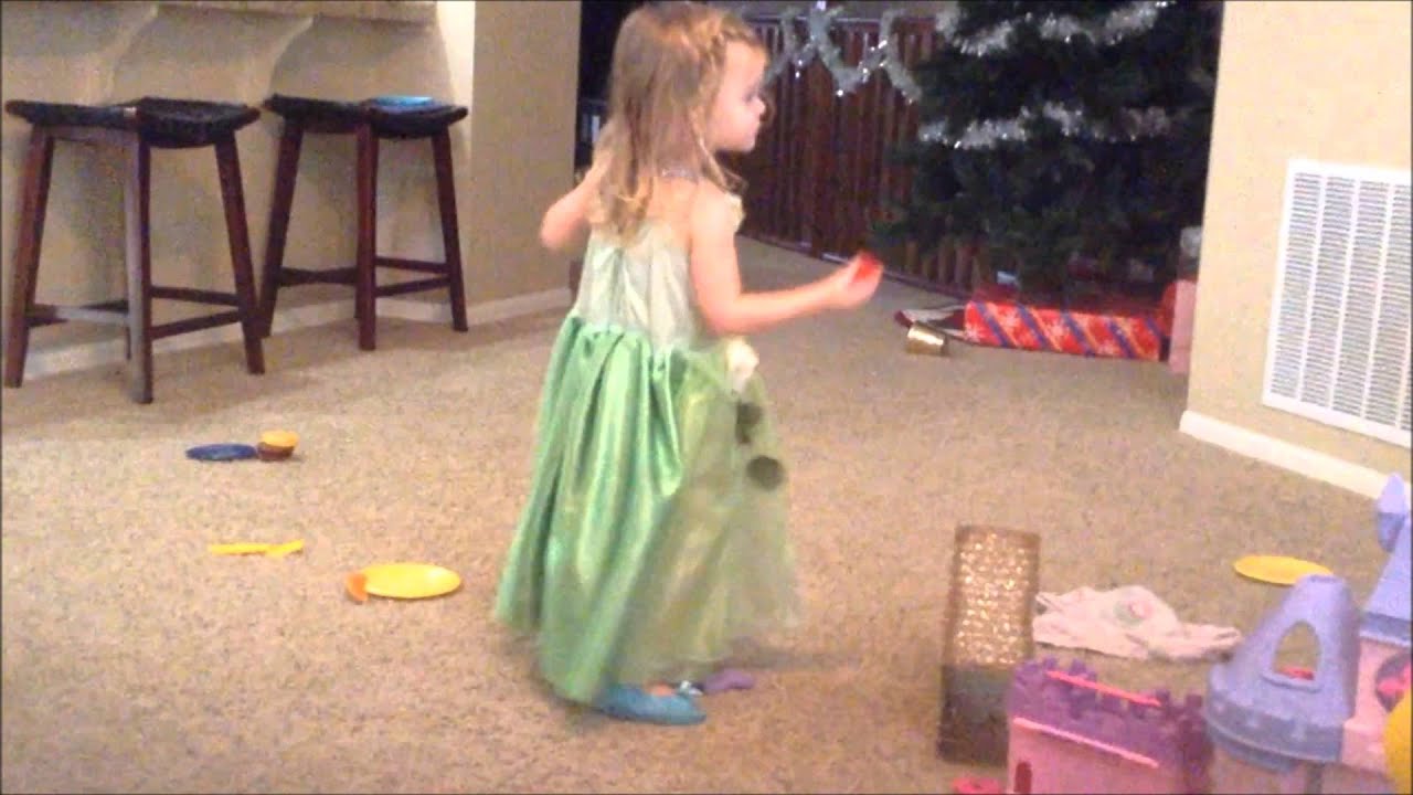 Toddler Dancing to TMNT Beatboxing - YouTube