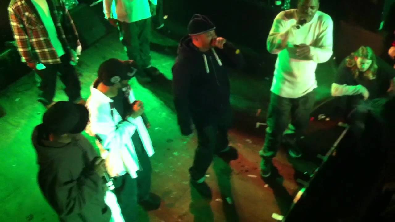 RZA, GZA and Method Man perform ODB's part from Protect Ya Neck - YouTube