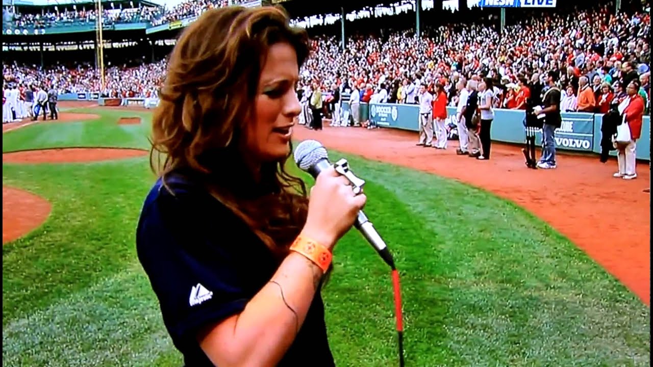 Lisa Bello Singing at FENWAY PARK "The National Anthem" June 13, 2010 ...