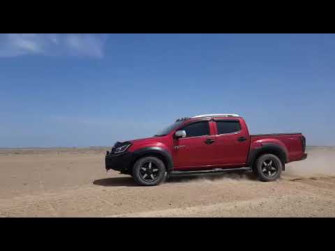 isuzu dmax sharp drifting