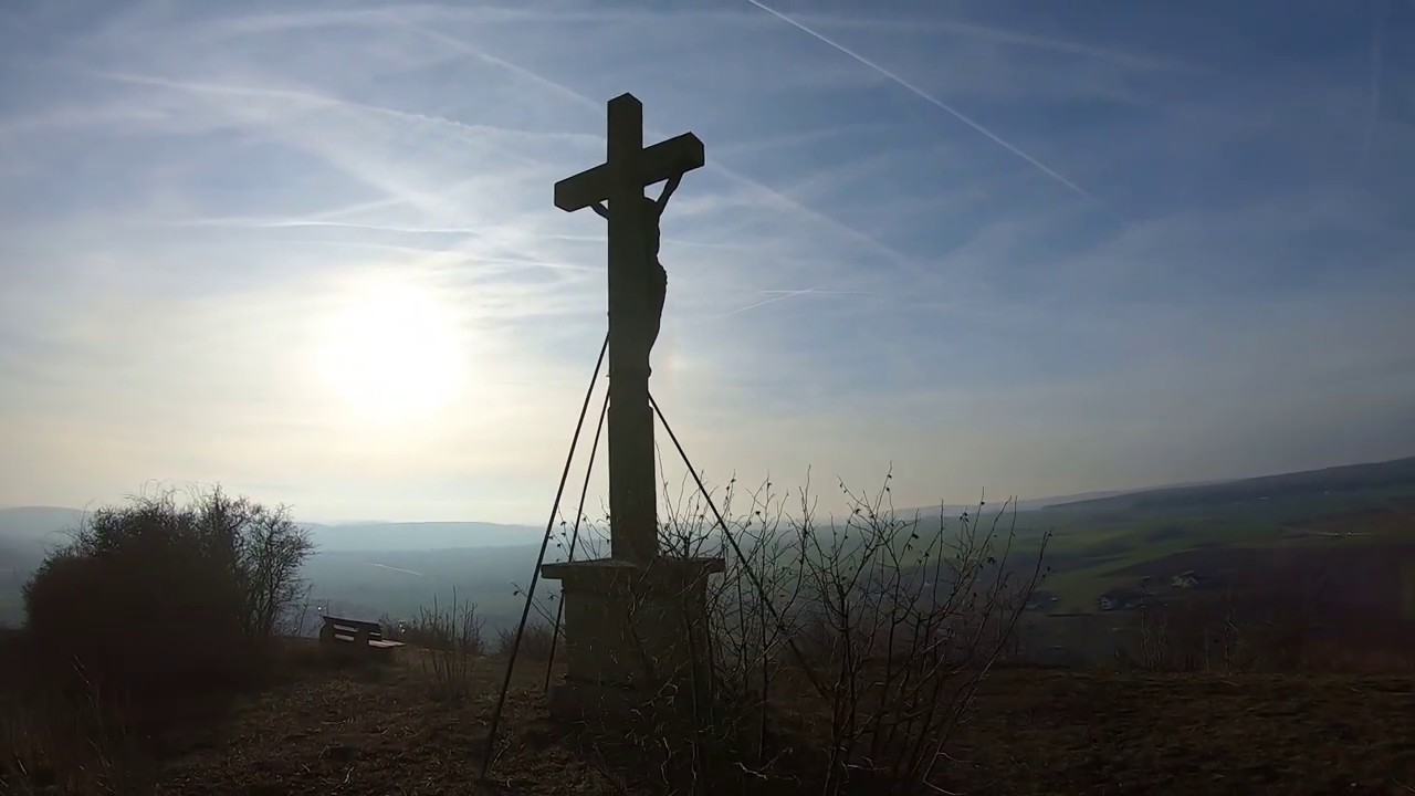 Kreuzweg zum Uhlberg in Karsbach - YouTube