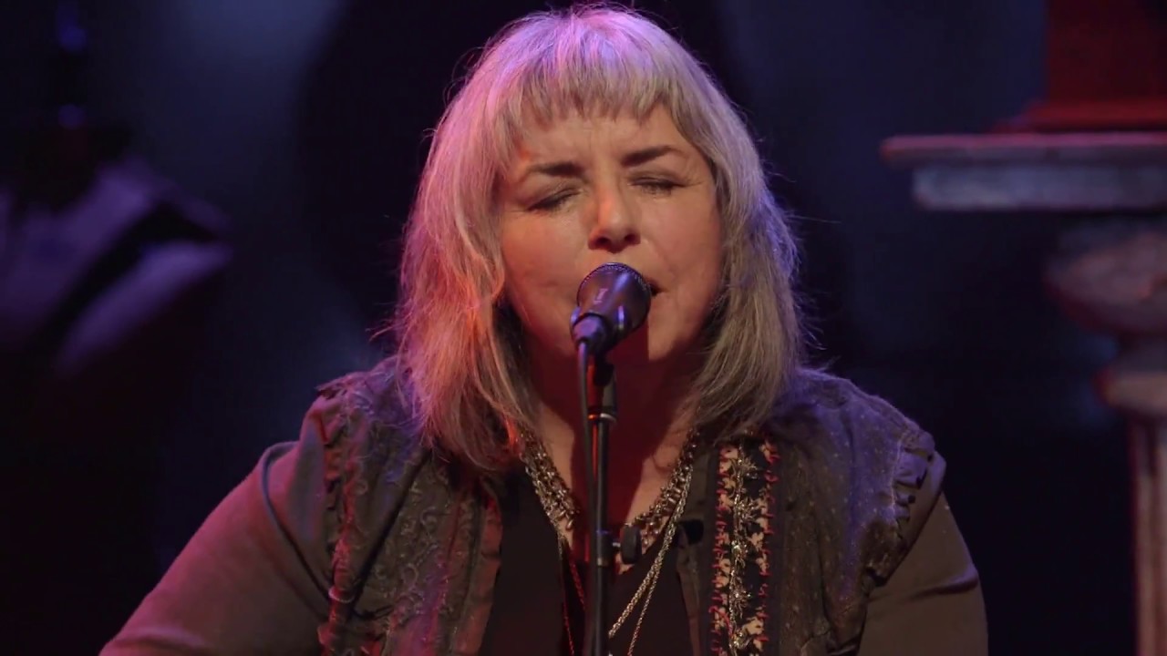 Lynn Miles performance from Ear To The Ground. - YouTube