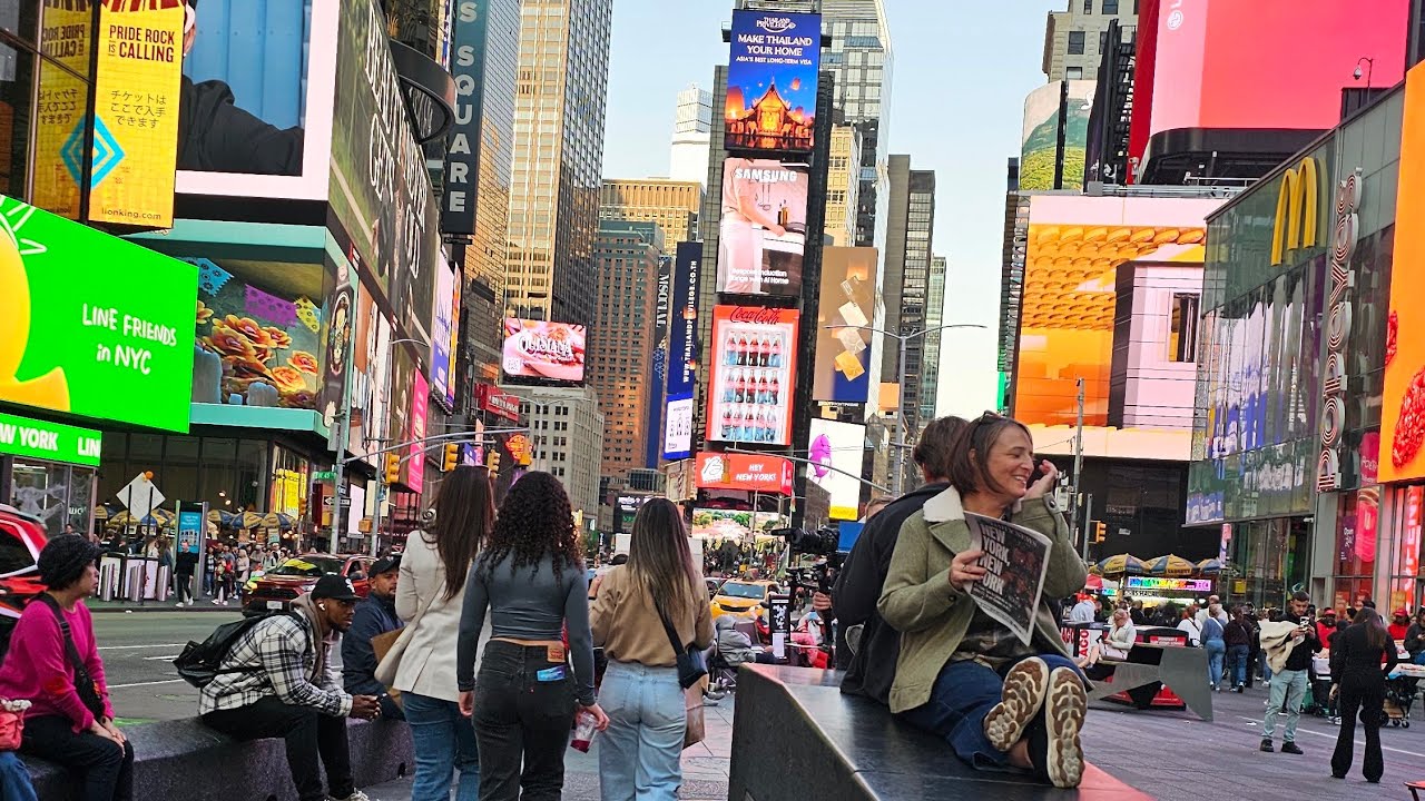 #Live #irl Times square live friday night 10/11/2024 in manhattan New ...