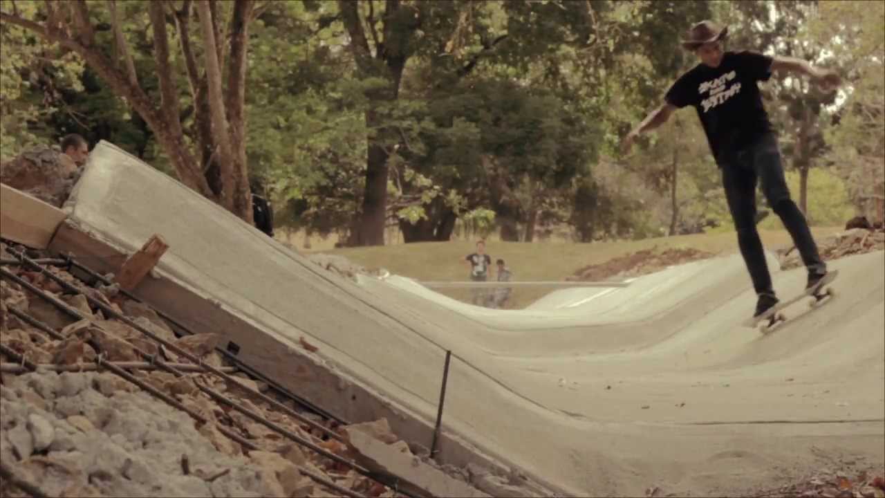 Ese Ditch - Skateboarding Panama - YouTube