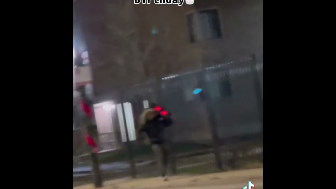 FBG duck fan plays Duck diss music outside O block for ducks Bday ...
