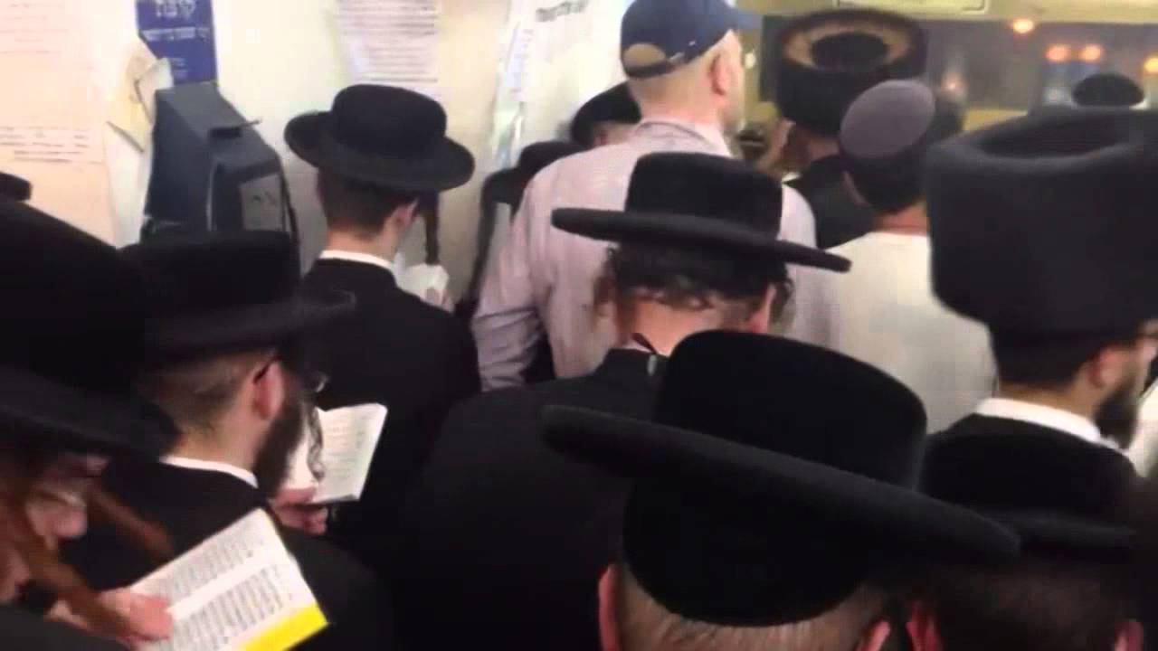 Kever Rashbi in Meron on Erev Shabbos Lag BaOmer 5774 | 2014 קבר הרשב"י ...