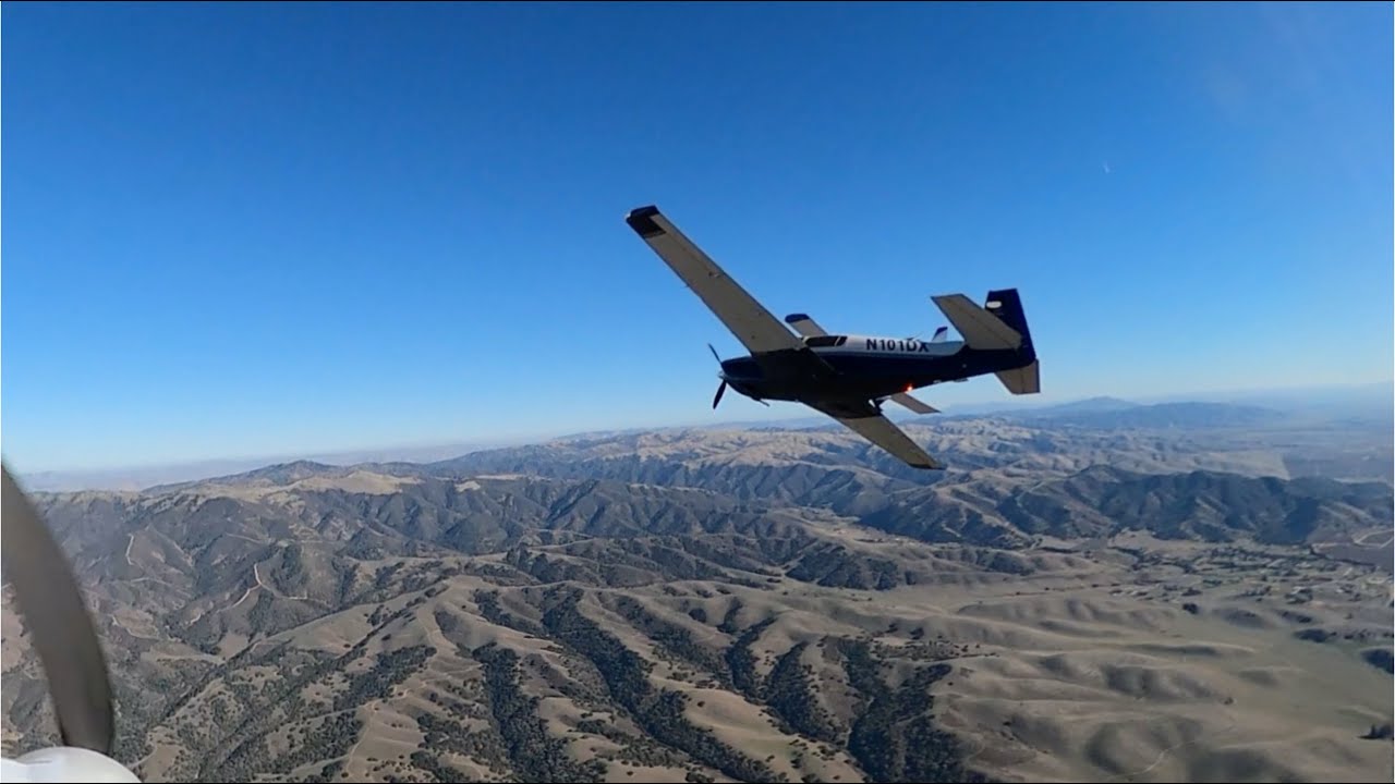 2021-01-17 Formation: Part 12 - Echelon turn, Pitchout and Rejoin - YouTube