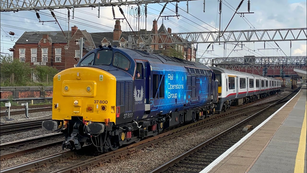 TFW Class 197 delivery, 7029 Clun Castle, Colas NMT & ROG 37800 hauling ...