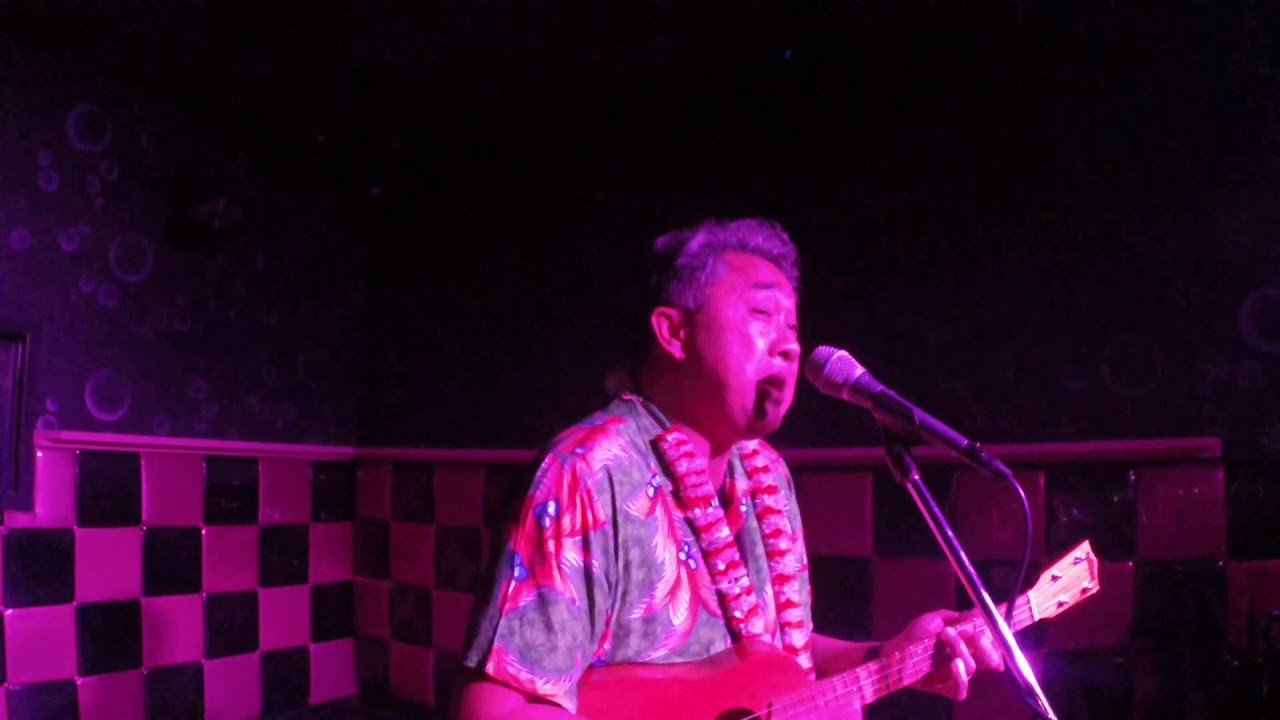 Hateful - The Clash ukulele punk rock by Adrian Demain - YouTube