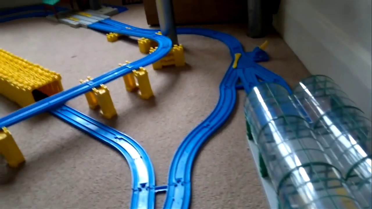 Thomas The Tank Engine Thomas and Friends - long tunnel - YouTube