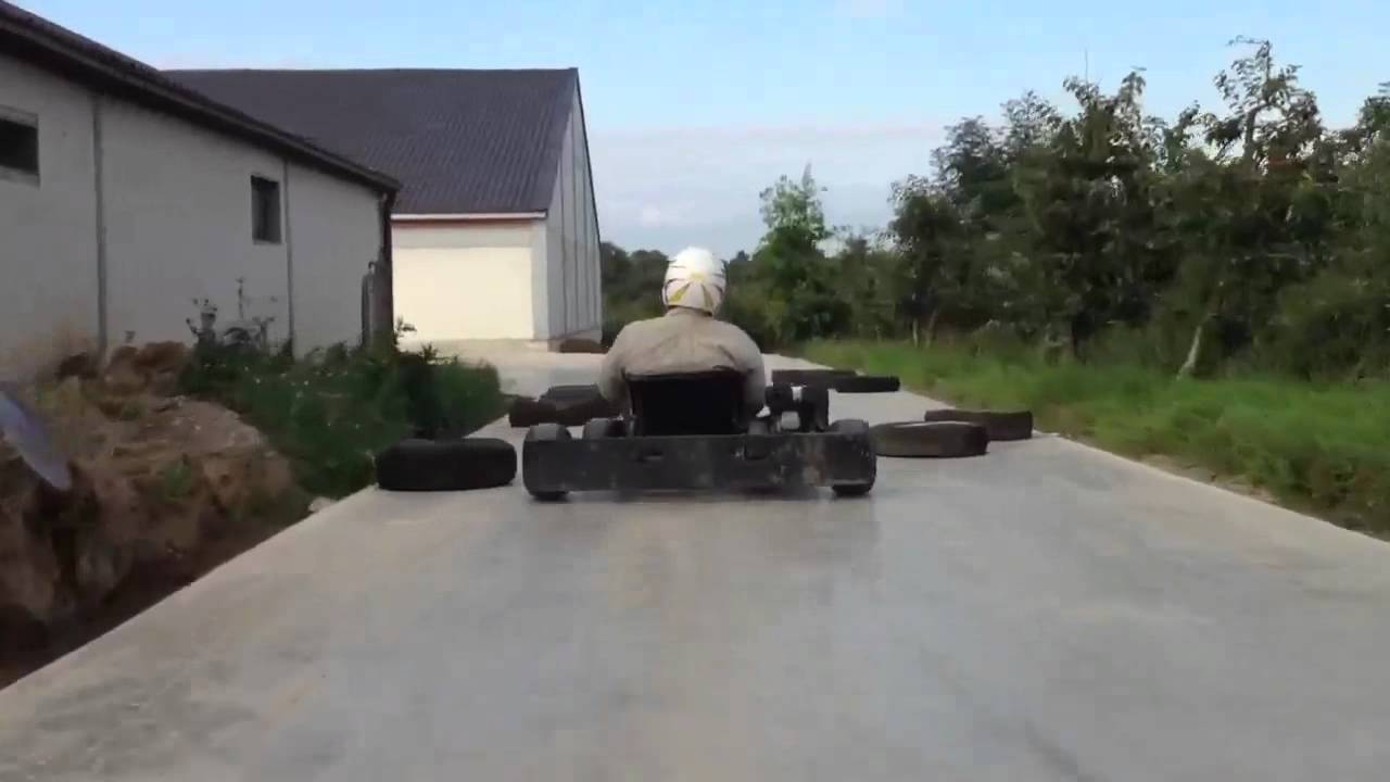 Un après-midi à la ferme ... - YouTube