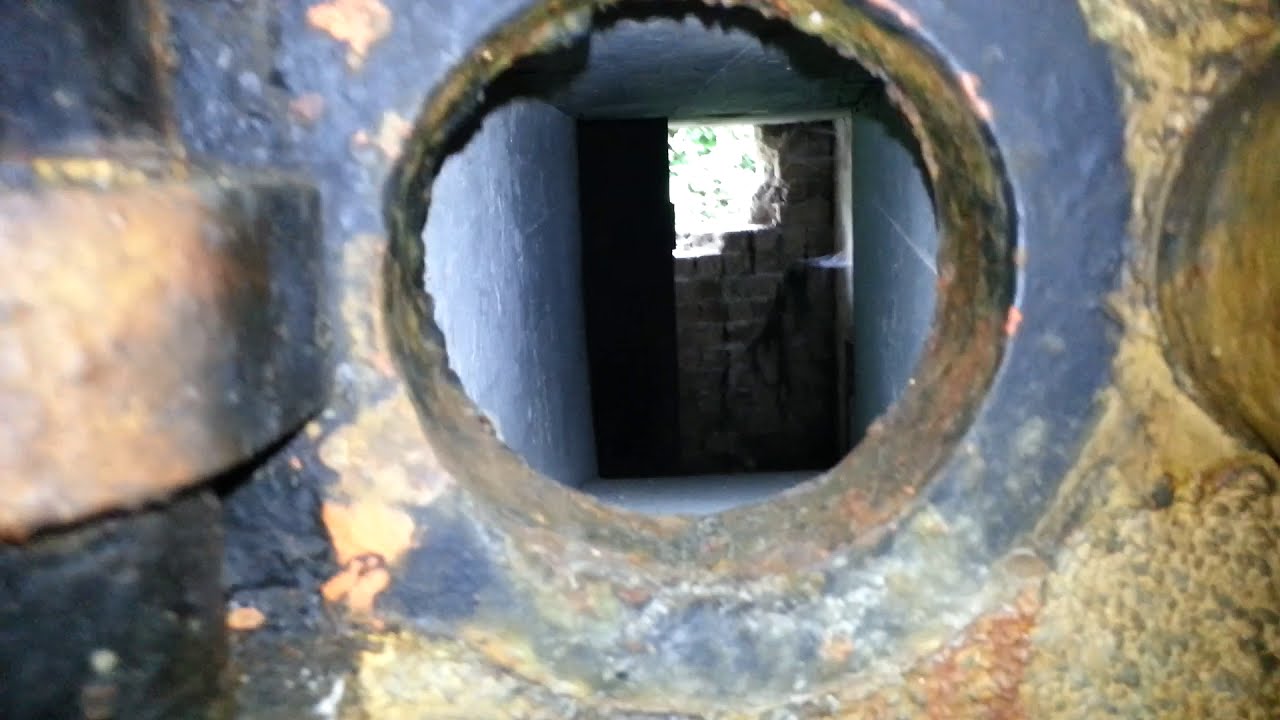 Taking a look at a old Dutch bunker - YouTube