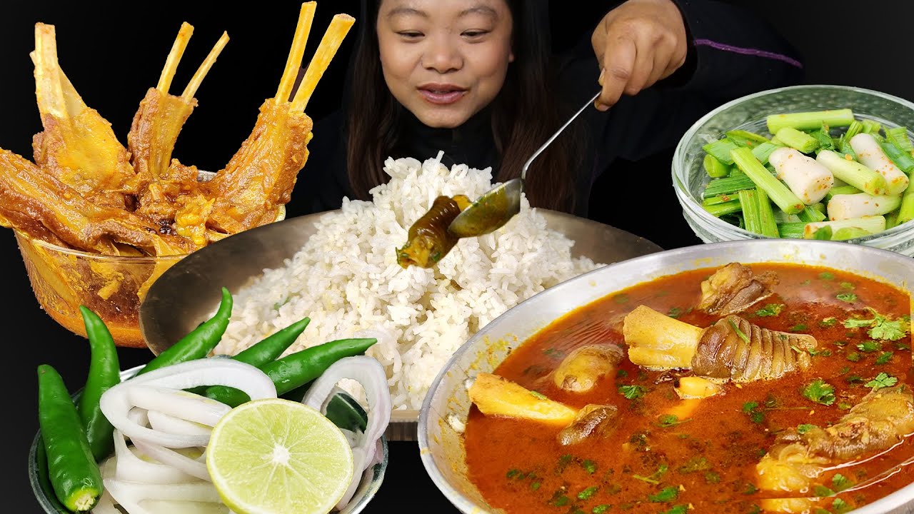 Eating Spicy Mutton Curry With Rice, Mutton Paya, Nepali Mukbang एक ...