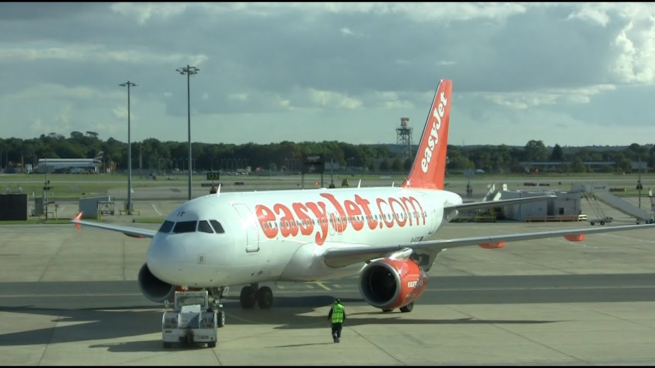 EasyJet Airbus A319 G-EZIT flight: U2859 LGW-DUS Pushback - YouTube