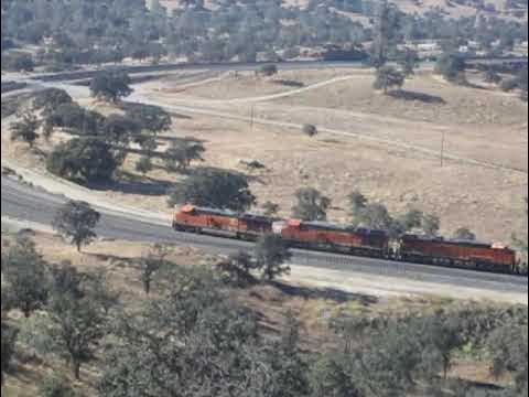 BNSF intermodal train at the Tehachapi Loop - YouTube