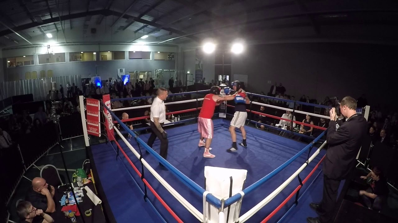 Ultra White Collar Boxing | Taunton | Thompson VS Darren Ninnis - YouTube