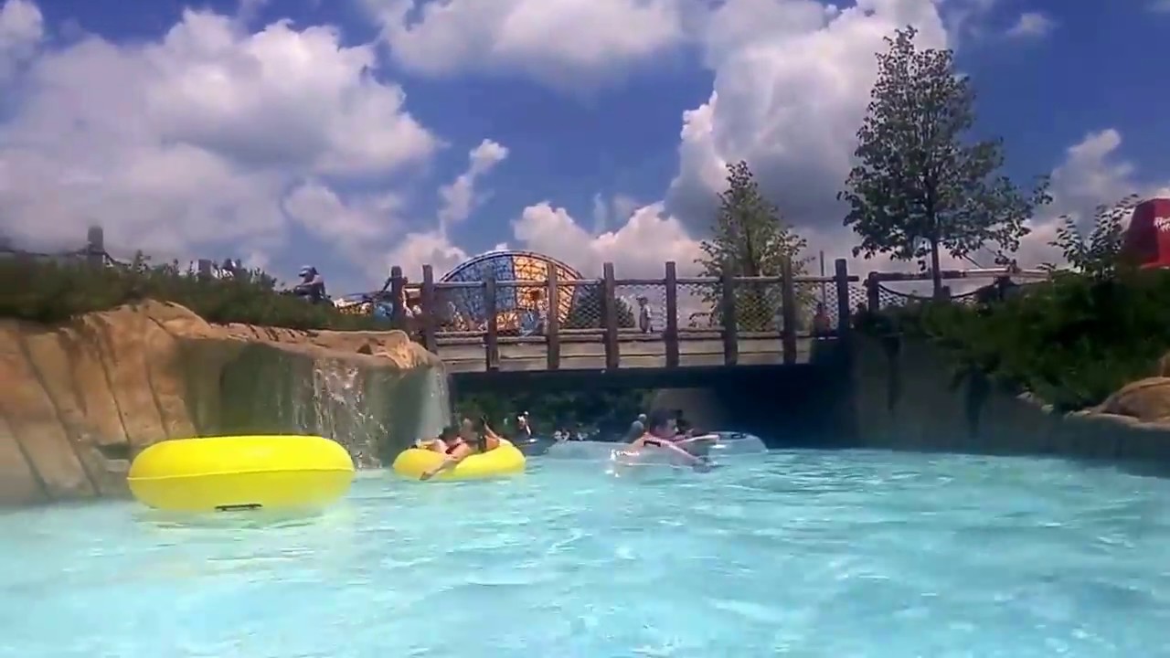 Six Flags Great America & Hurricane Harbor Chicago (overview) - YouTube