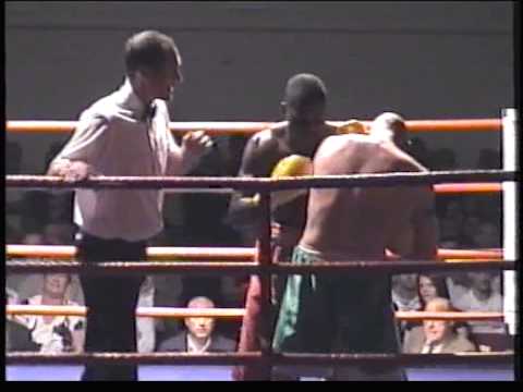 Darren Stubbs vs Hastings Rasani boxing match - Shaw 07/10/07 - YouTube