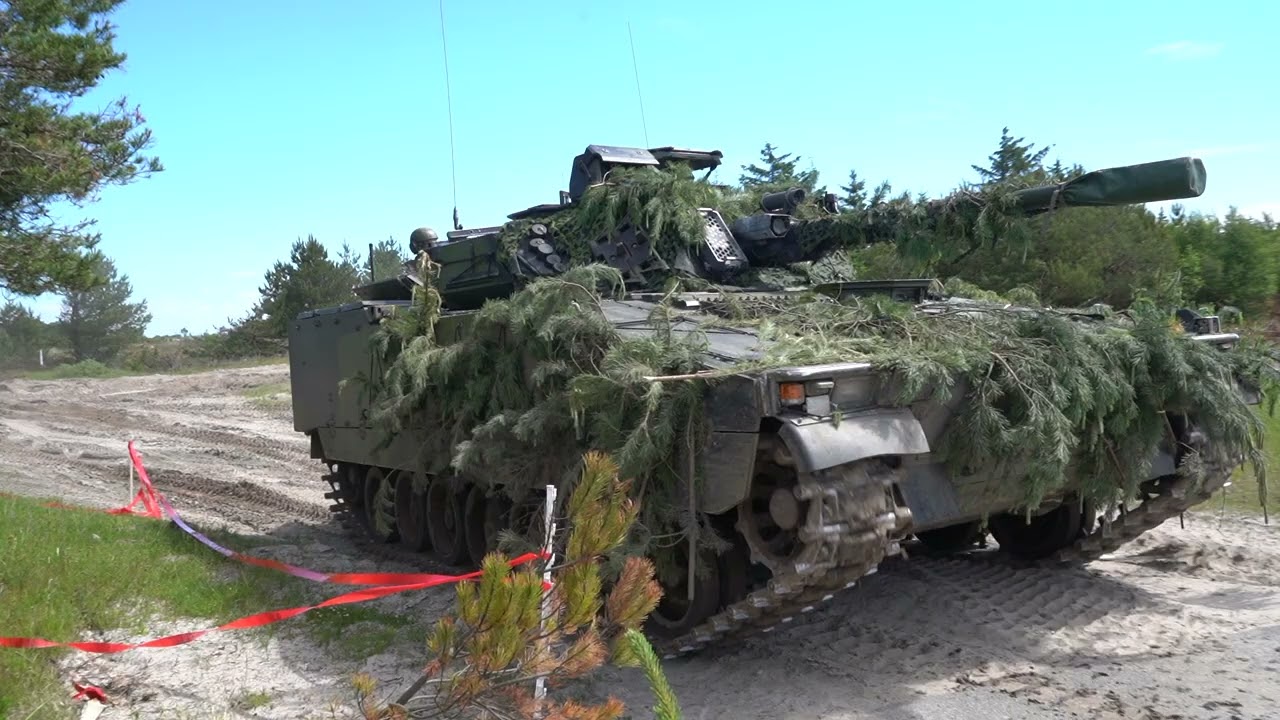 CV90 Infantry Fighting Vehicle - Schützenpanzer CV90 - One of the best ...