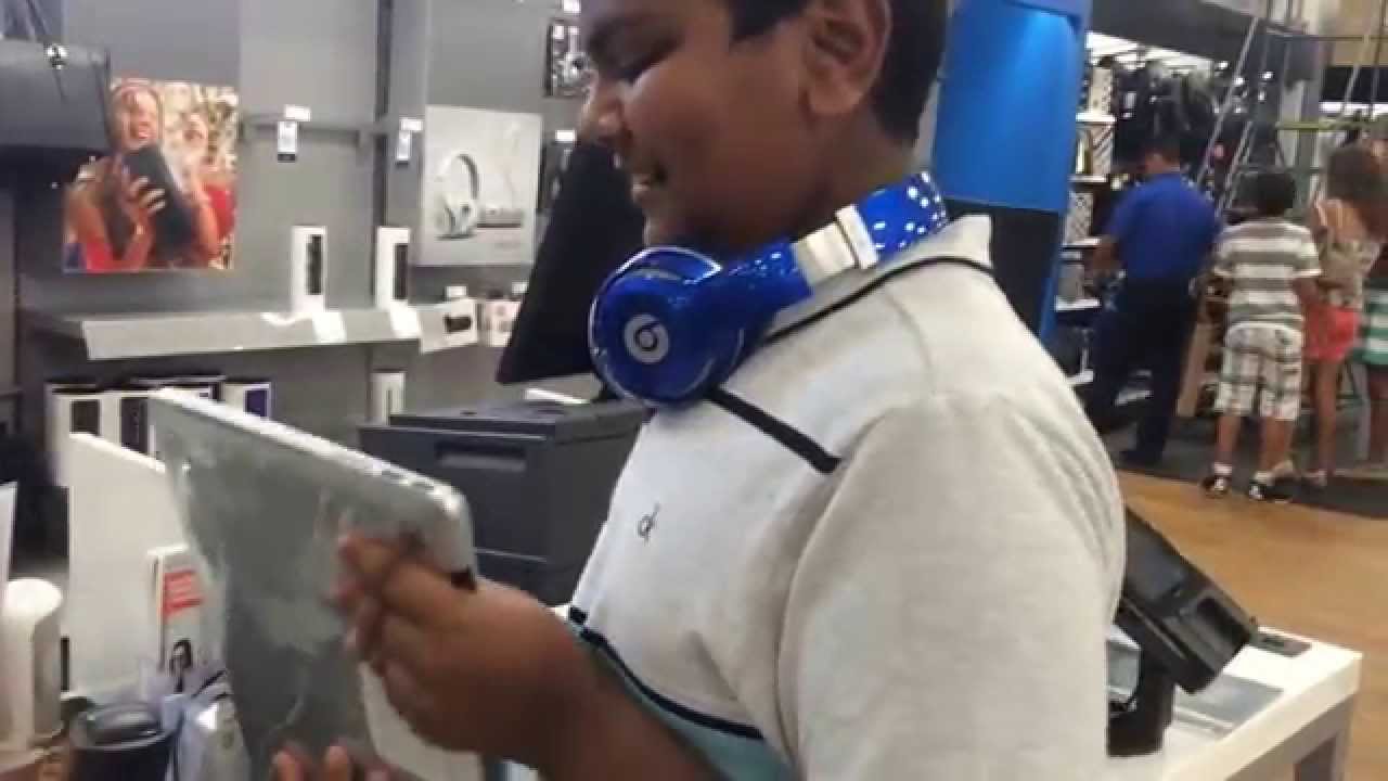 First mac ever - YouTube