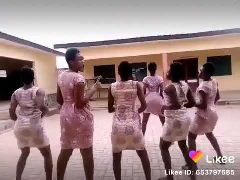 #See SHS students twerking like crazy😱😱😱 - YouTube
