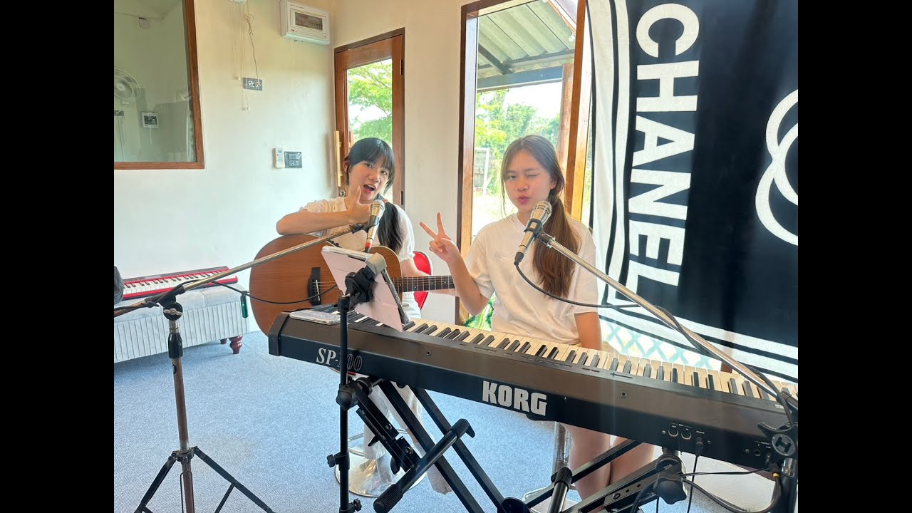 คลื่น [Cover] | Ploysai Feat. Kaaohom | Sunrise Studio EP 22 - YouTube