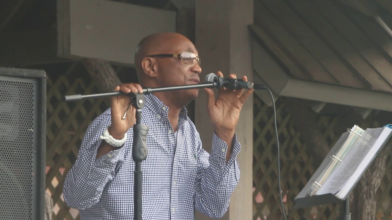 Geoff McBride performs at June 1 Groovin' - YouTube