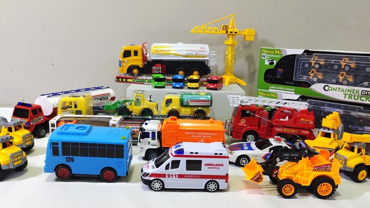 unboxing mobil mobilan mainan truk tangki truk towing bawa buldozer ...