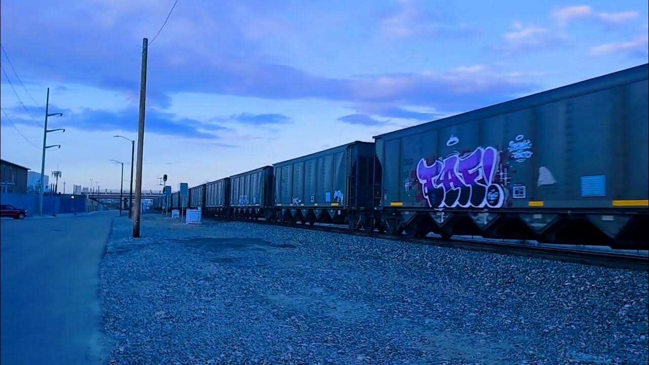 BNSF 5969 and 6071 coal train @Pete389Railfan - YouTube