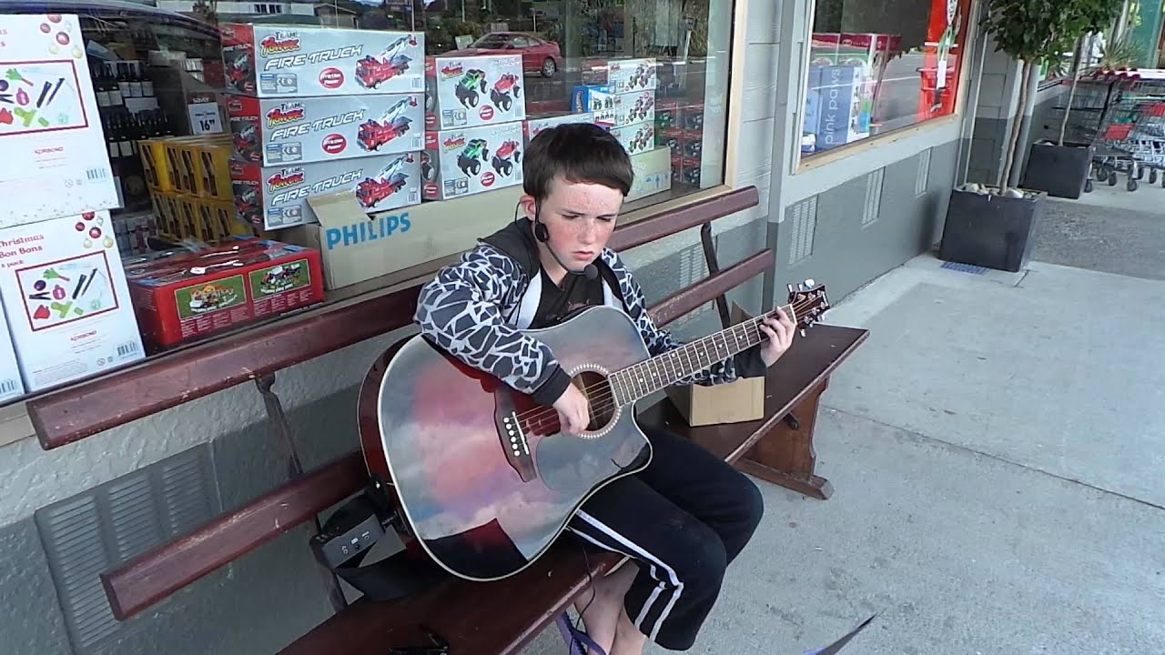 Te Harinui Maori Christmas song - Curtis Swann - YouTube