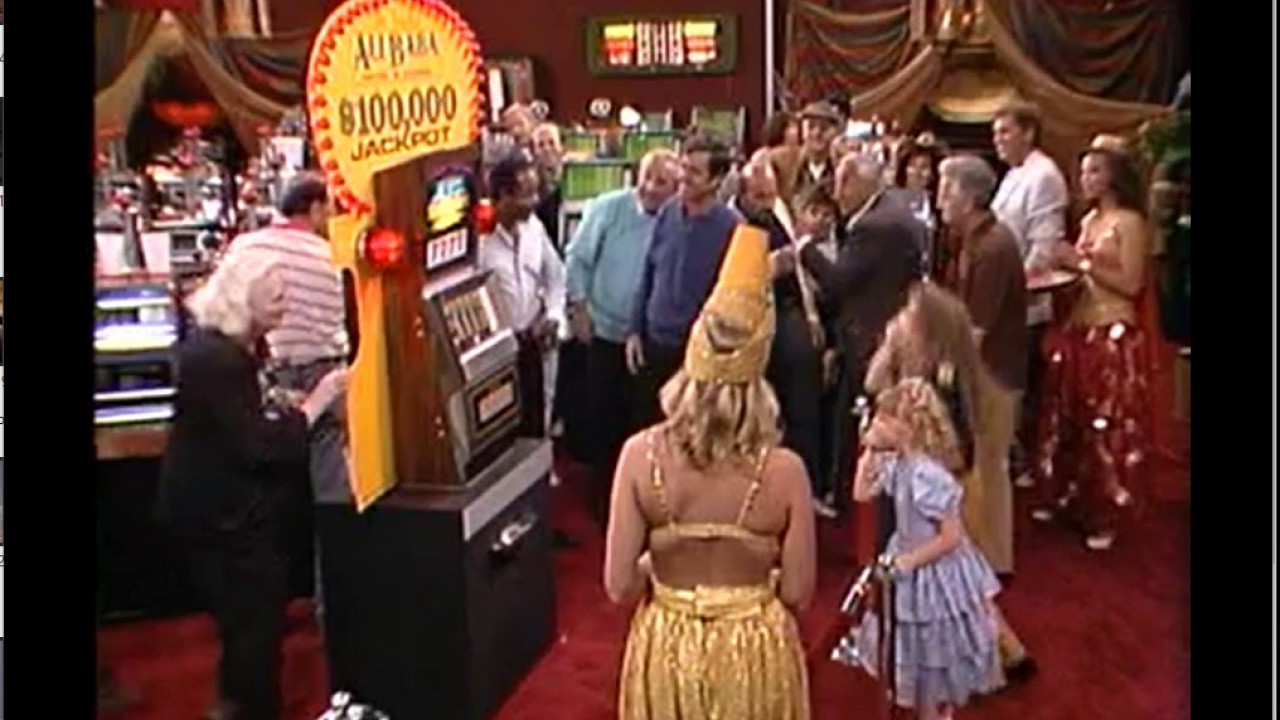 Full House Clip: Stephanie and D.J. use a slot machine - YouTube