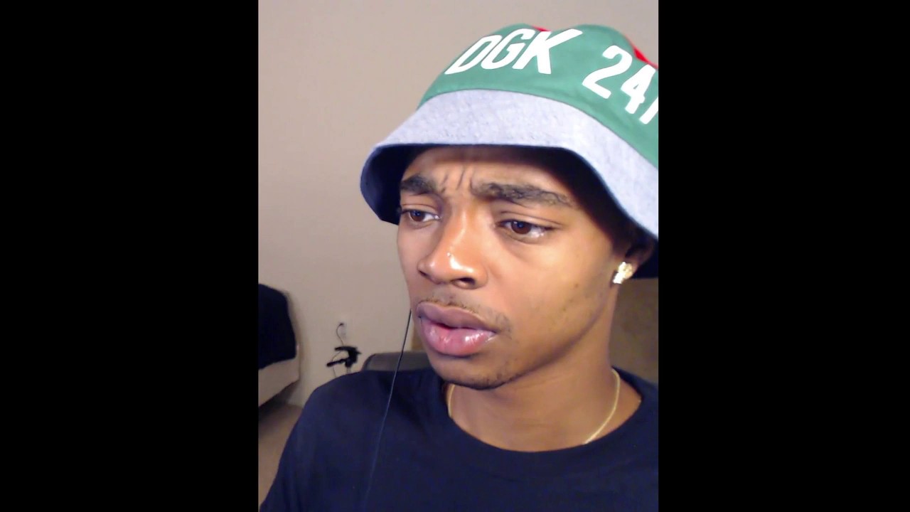 FlightReacts is no longer sad. - YouTube