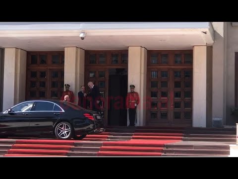 Begaj përcjell Ramën deri tek dera, shtrëngojnë duart! Momente pas ...