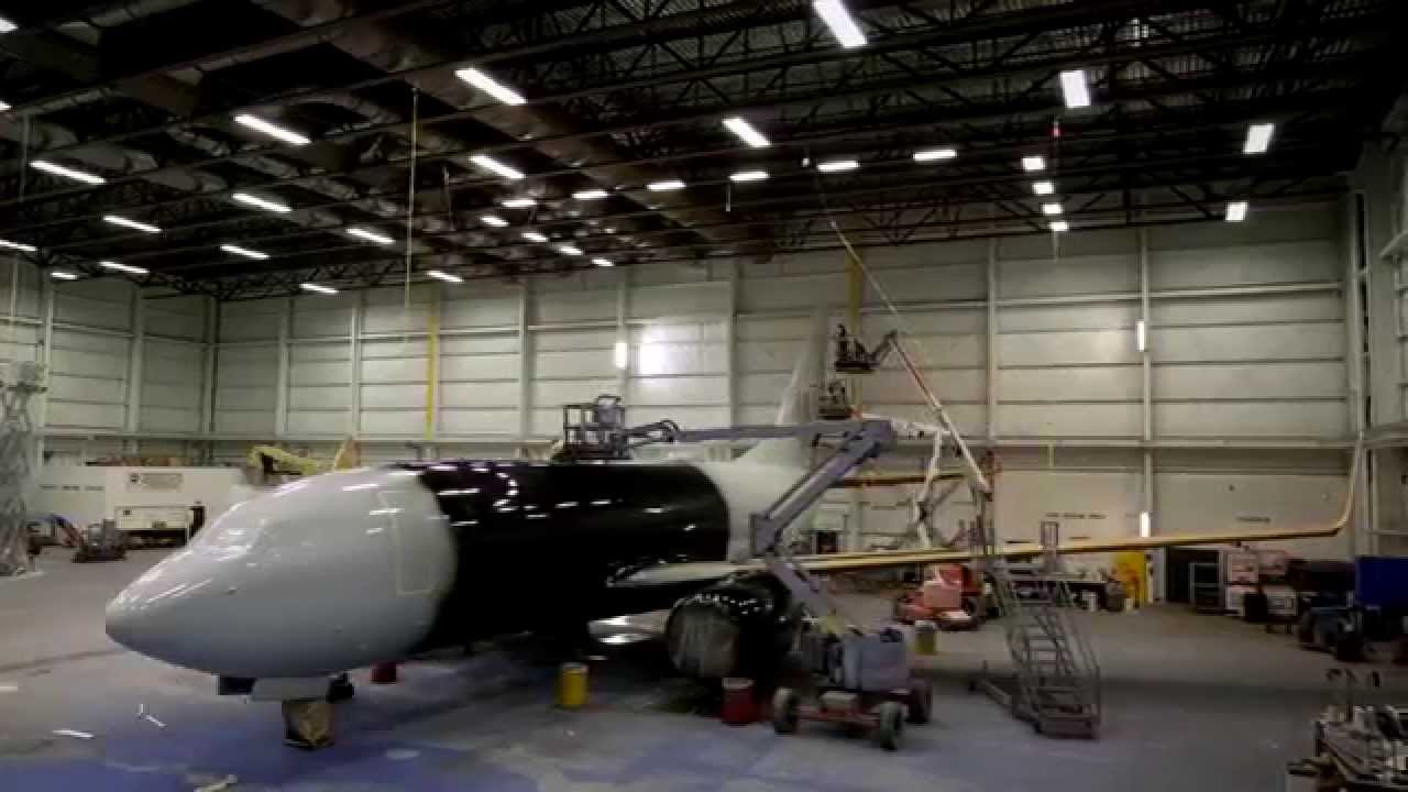 The cool paint job of the Southwest Boeing 737 "Missouri One" - YouTube