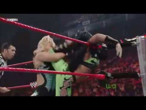Beth Phoenix Uses Melina's Foot As A Weapon / Raw / April 20, 2009