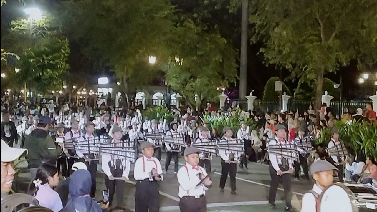 Street parade Marching band SD N Lempuyangan 1 Yogyakarta piala raja ...