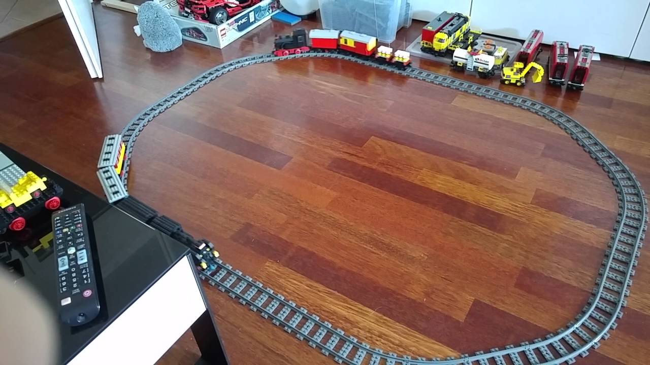 Lego Trains 182 and 7722 running together - YouTube