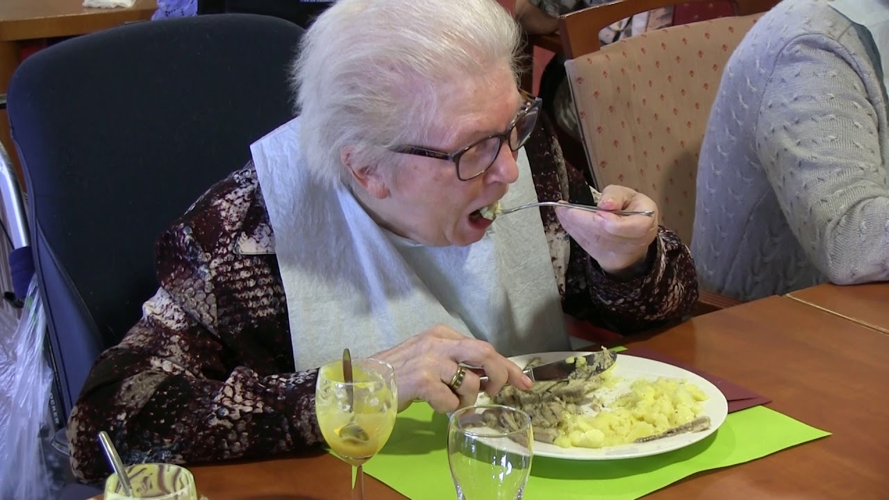 Paling eten in " de Haven " - YouTube