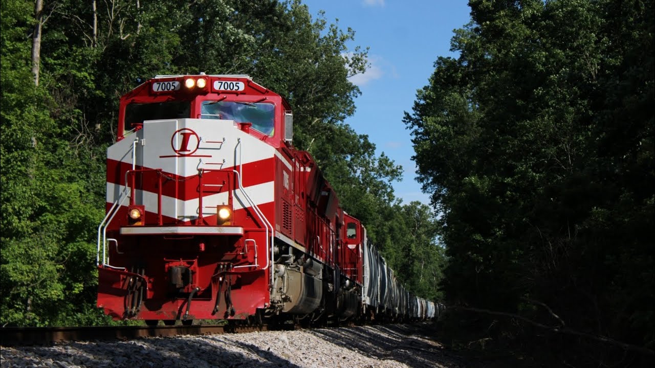 INRD SD70Ms Lead the Baker Turn! - YouTube