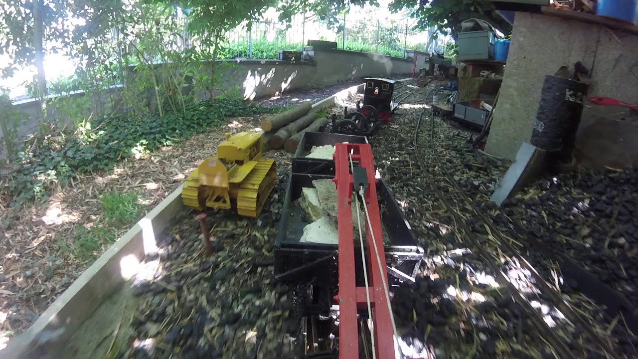 FREIGHT TRAIN PULLED BY STEAM LOCO LILLA ROUNDHOUSE - YouTube