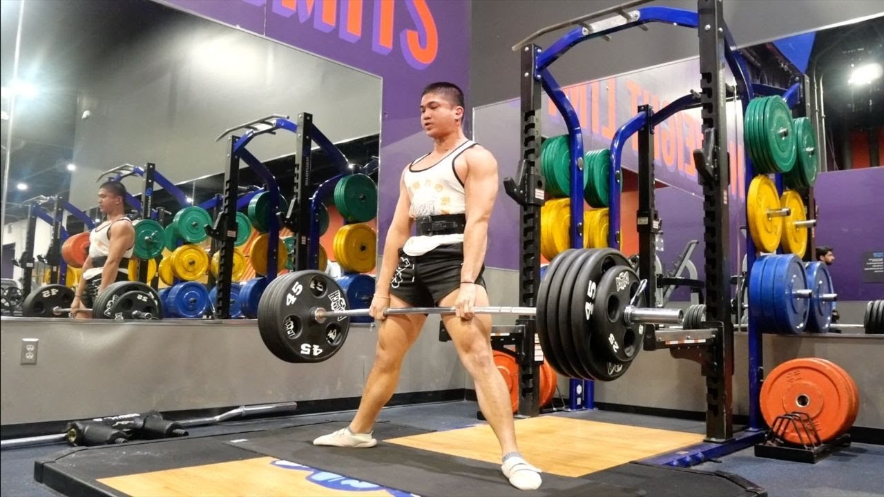 being a powerlifter sucks | ROAD TO PRO - YouTube