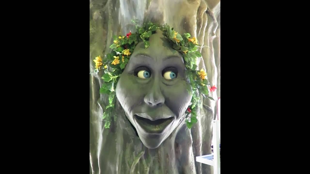 Talking Tree at the Rainforest Cafe - YouTube