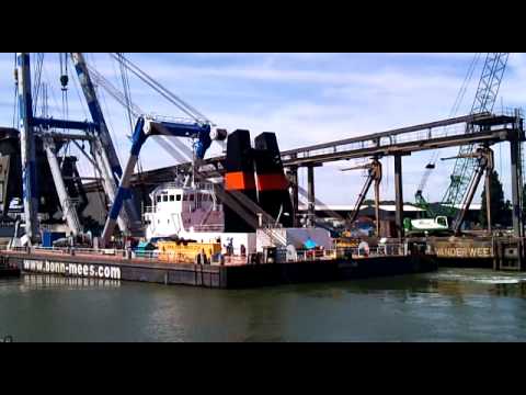 Beelen sloopwerken demolition maassilo's Rotterdam Matador 3 - YouTube