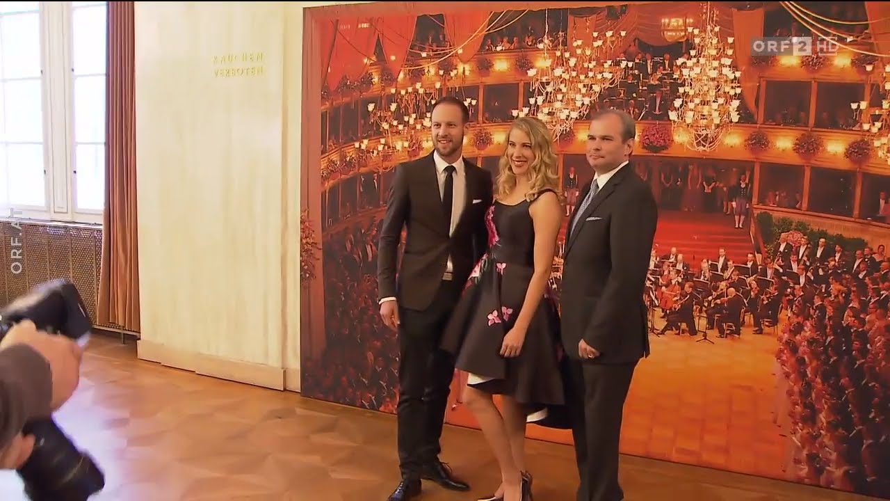 Tanzschule Santner ist Opernball 2019 - YouTube