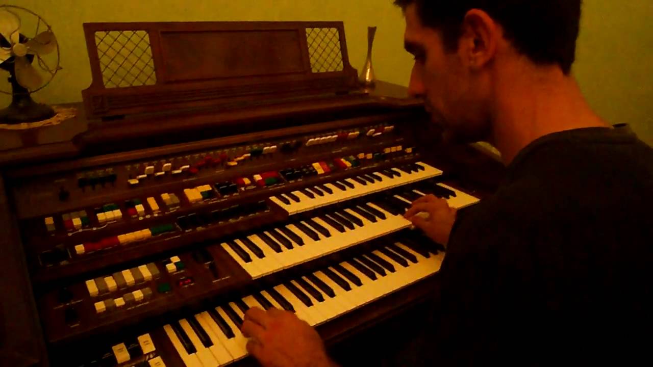 Pablo and his 1980's electric organ - YouTube