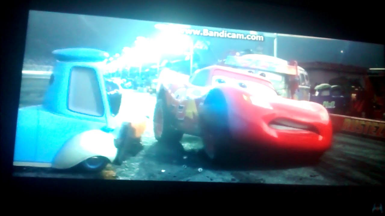 El choque del rayo McQueen - YouTube