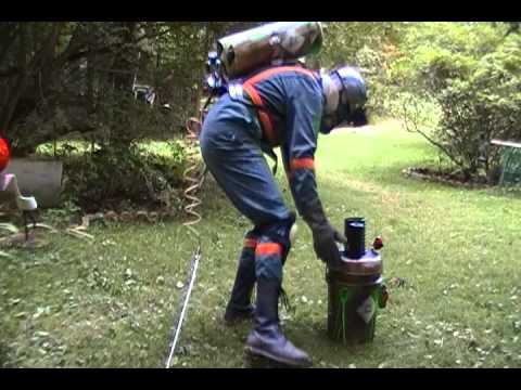 Kennywood Phantom Fright Nights 2011- Bugsy the Exterminator! - YouTube