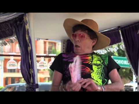 Los maistros…el dia de la Santa Cruz-Trailer Cinelatino