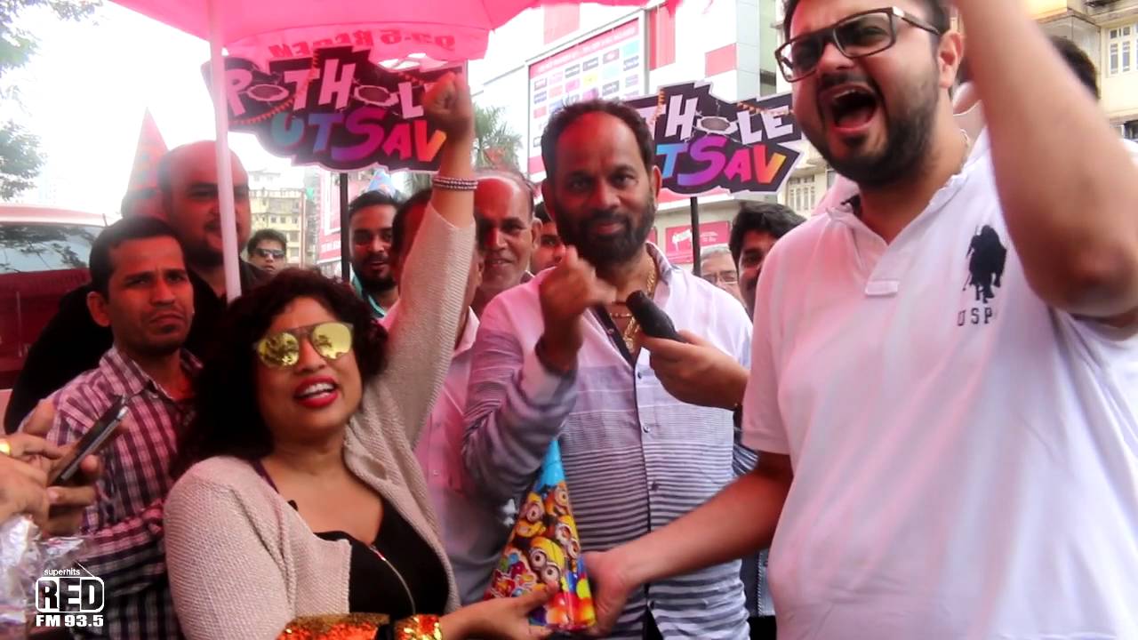 Red FM celebrates Pothole Party - YouTube